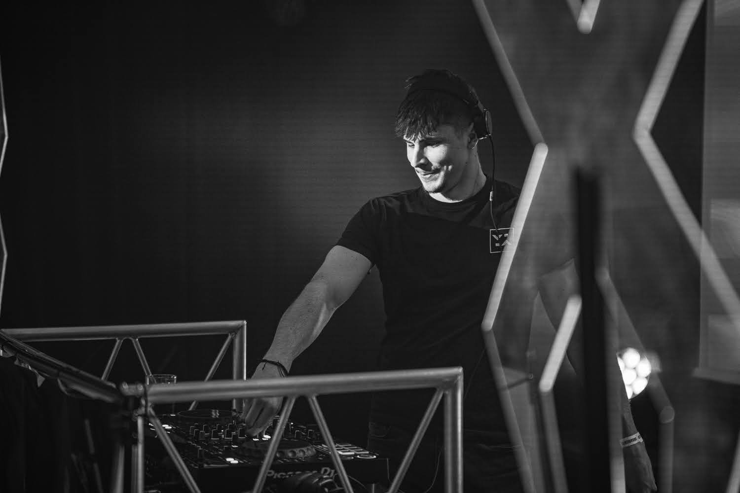 MAD-HALL – EDM Music Label